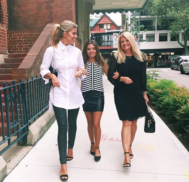 Ten Minutes in the Morning with ... Lynette Laming - Pellelucent